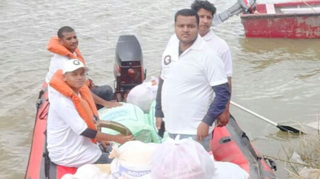 “Art of Giving” Volunteers Provide Succour to the Flood-hit - IndCareer ...